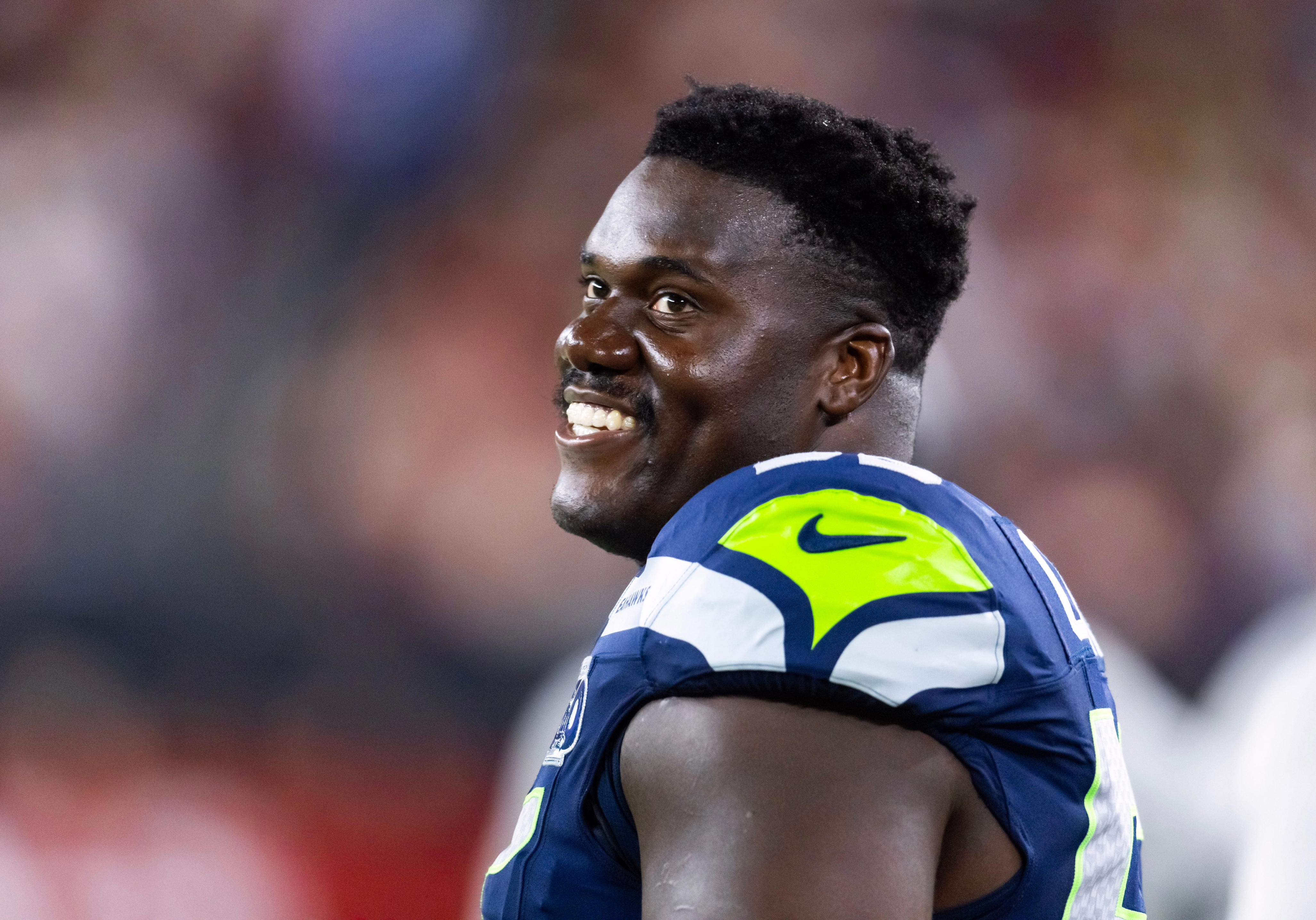 3 teams the Seattle Seahawks could trade Olu Oluwatimi to