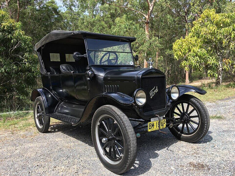 Last Model T rolled off Ford assembly line on May 26, 1927
