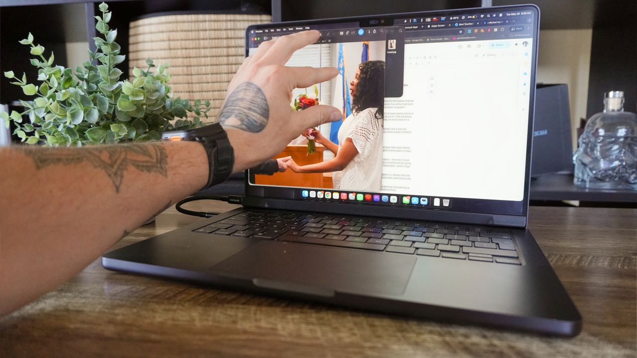 Tired of waiting for Apple, I built my own touchscreen MacBook Pro ...