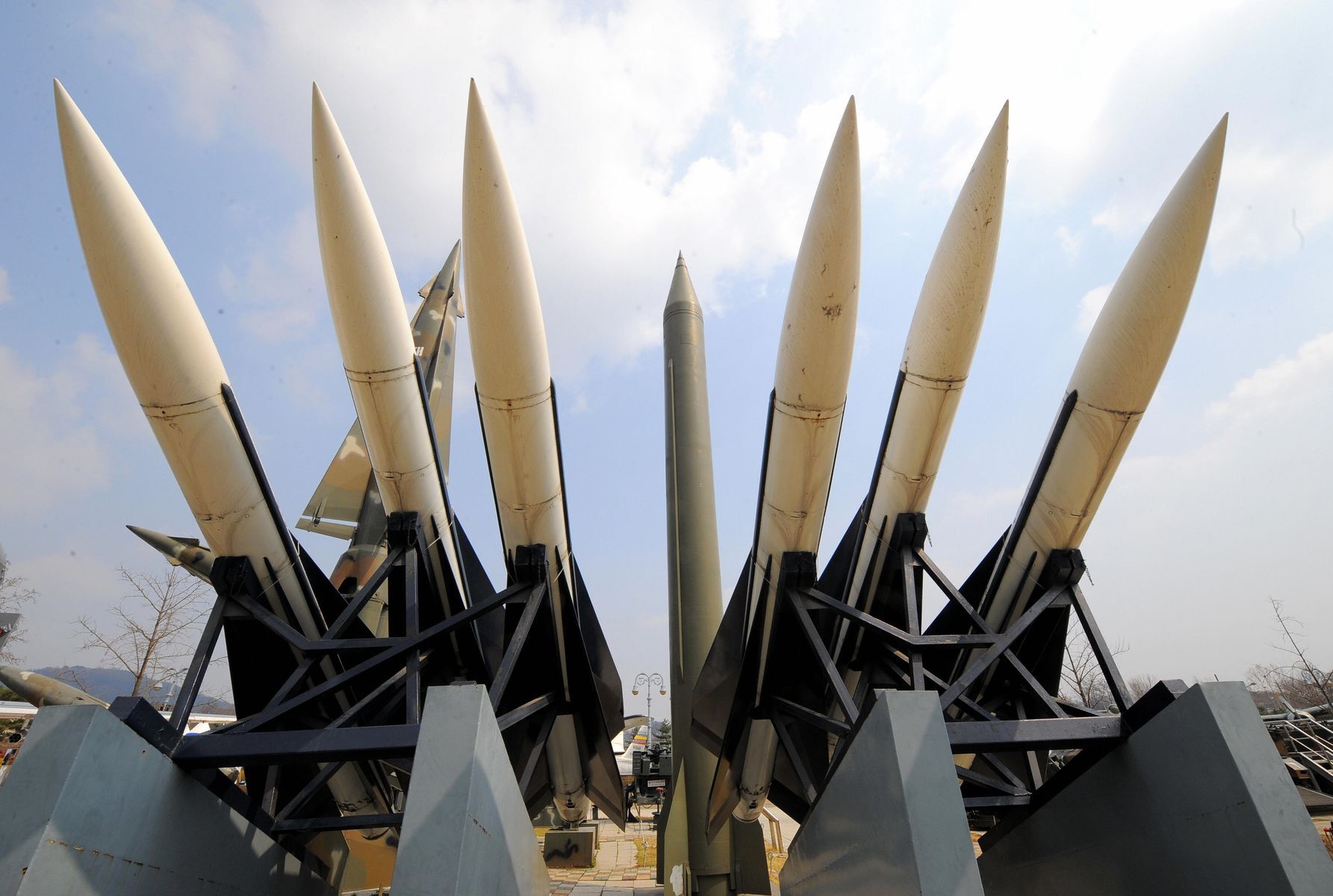Who has nuclear weapons and how did they get them?