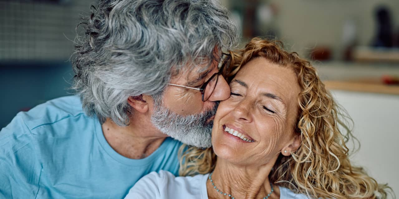 ‘I feel like I’m living a lie’: My husband and I pretend we’re strapped ...