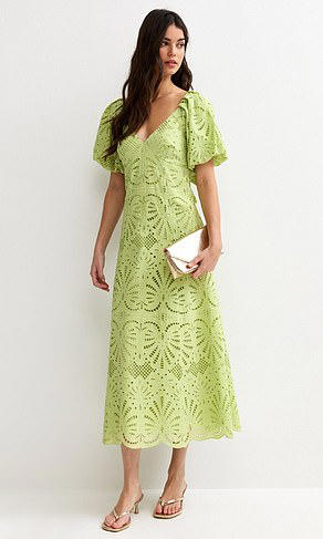 What not to wear at the races: Stylist reveals where midlife women go wrong