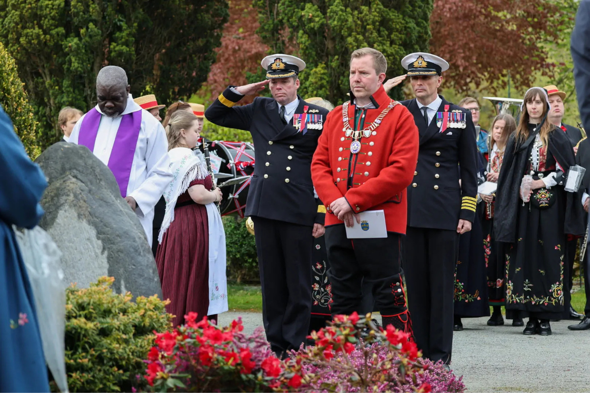 Sombre HMS Prince of Wales sailors pay tribute to those killed after ...
