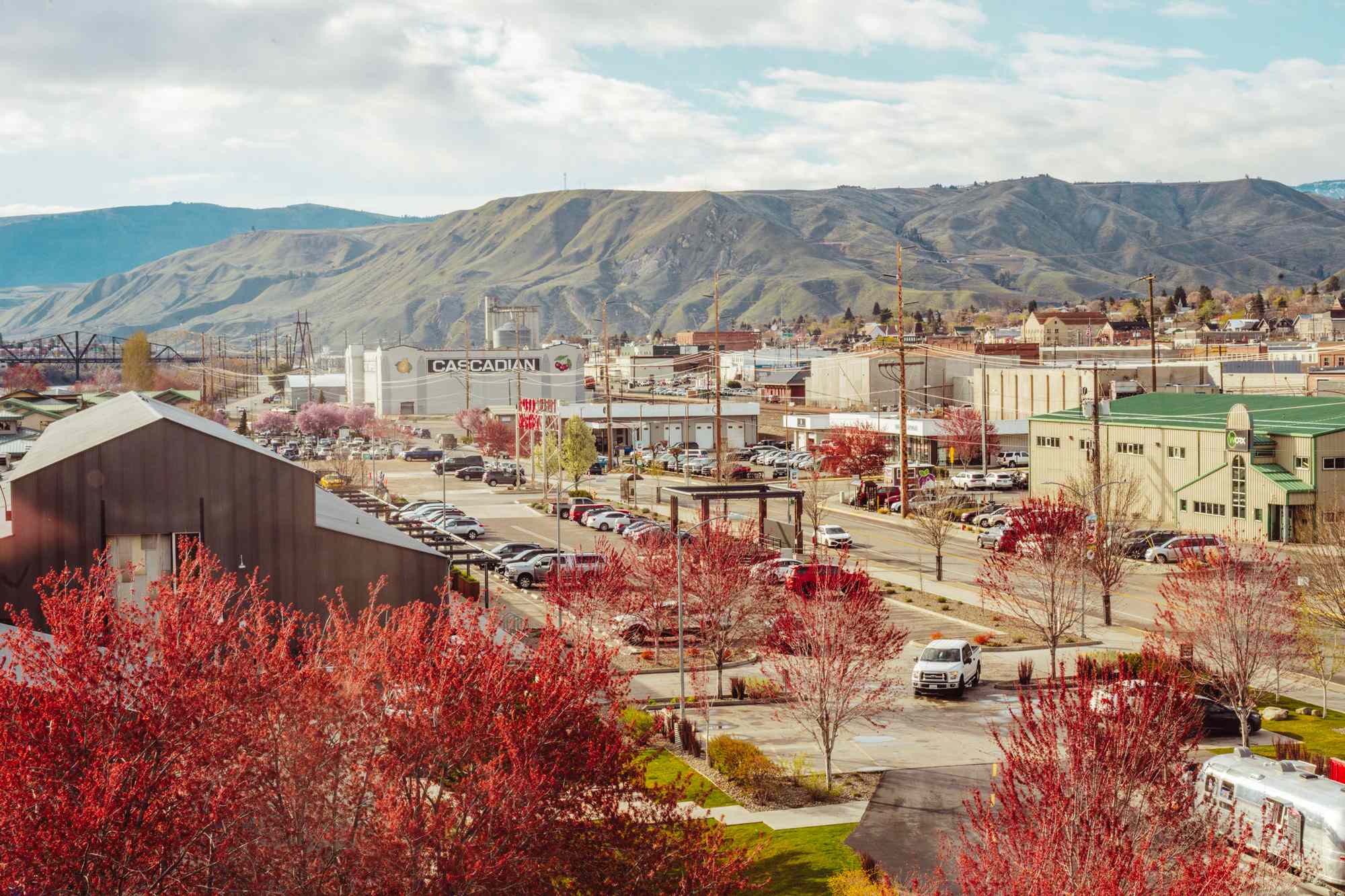 This small town is the 'Apple Capital of the World'—and it has gorgeous ...