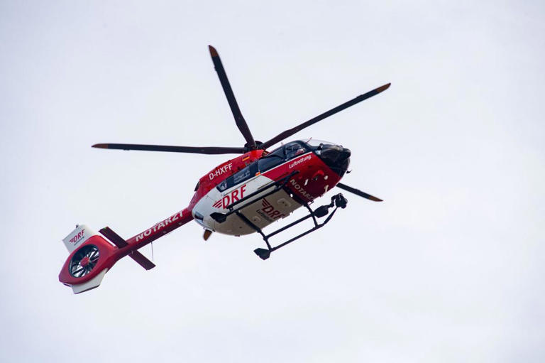 Schwerer Unfall nahe Pforzheim: Rettungshubschrauber im Einsatz