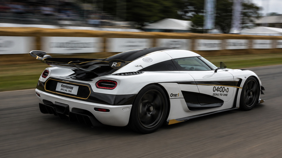 How loud is the Regera V8 at full throttle world record speed?