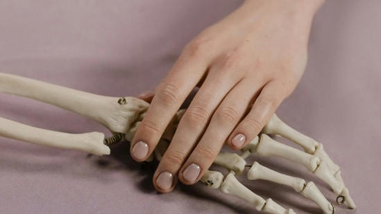 Why do women start losing bone strength earlier than they think ...