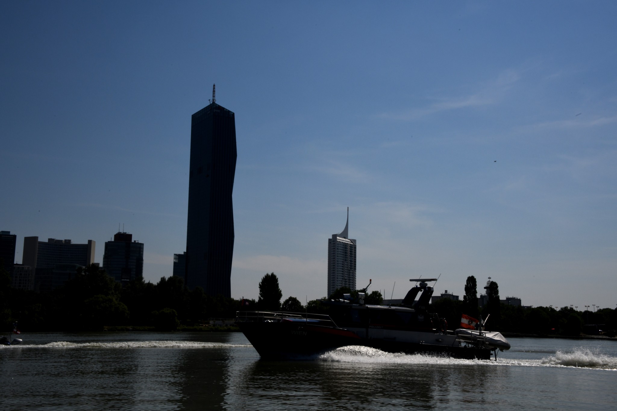 Donauinsel: 27-jähriger stirbt nach Sprung von Boot