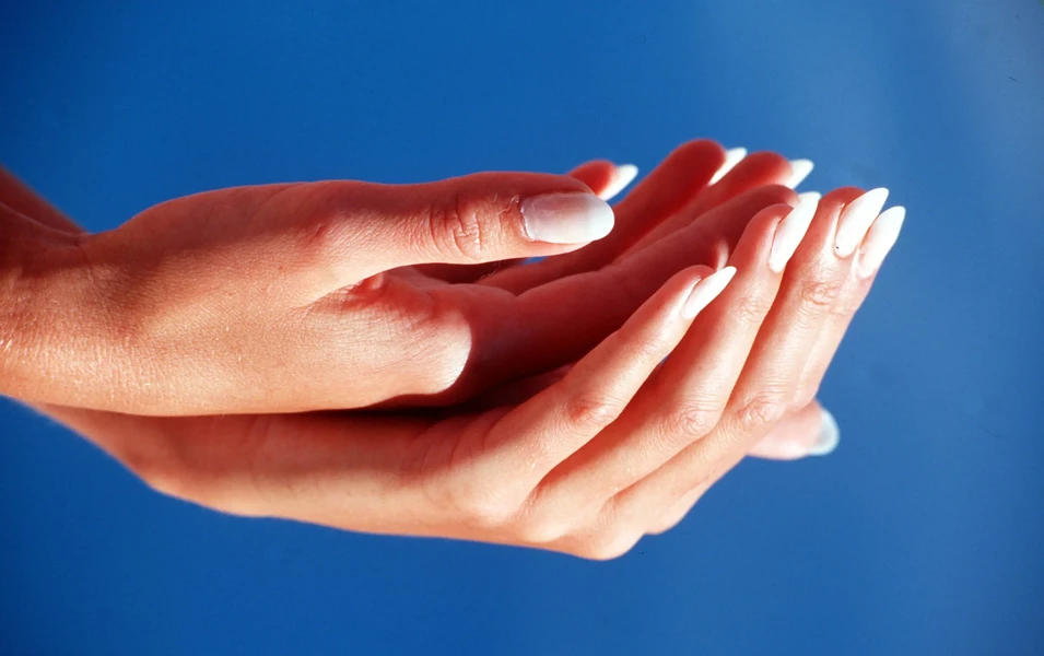 Short almond nails emerge as summer 2026's chicest manicure