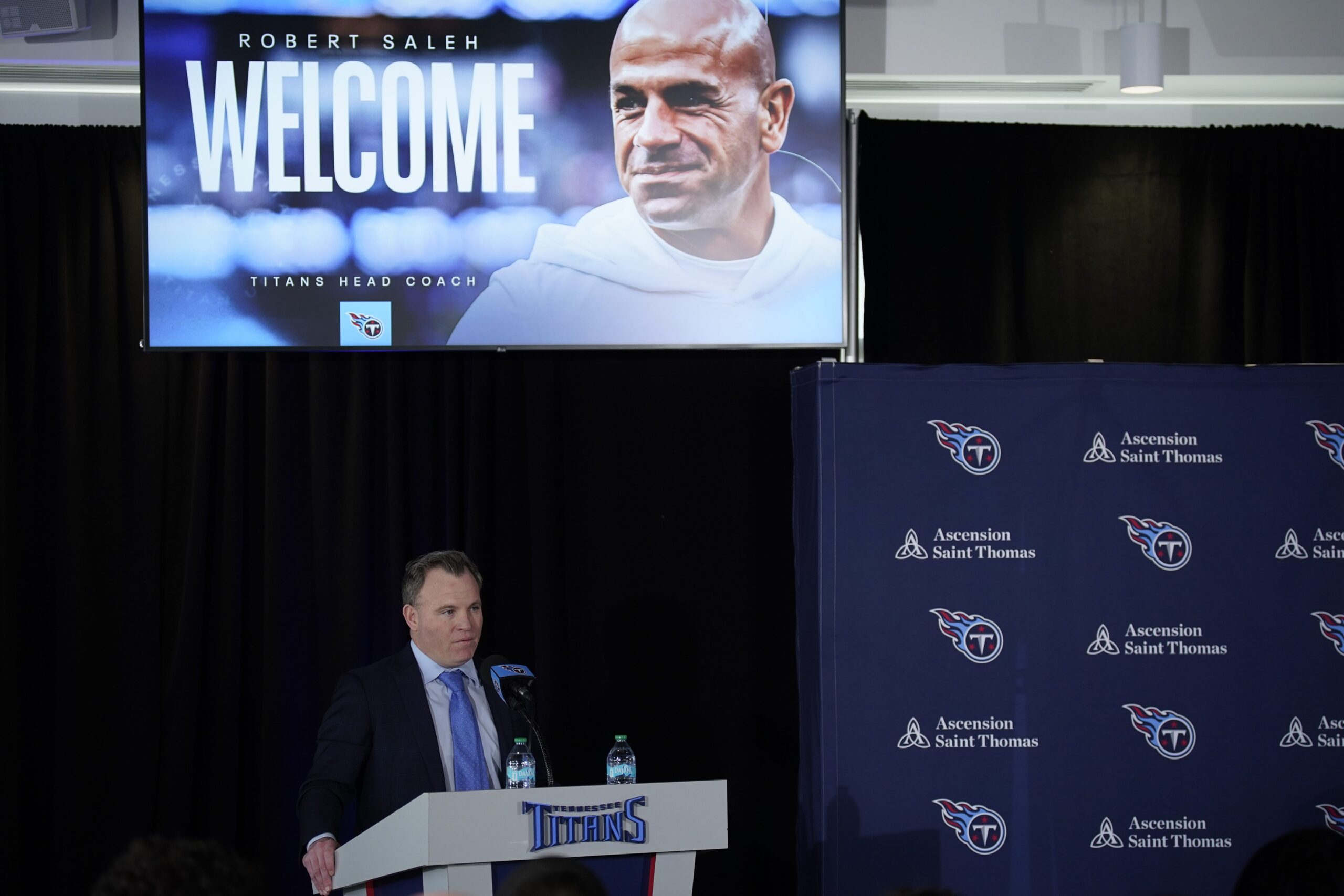 Titans purge 'toxic' oils from locker room after Saleh decision