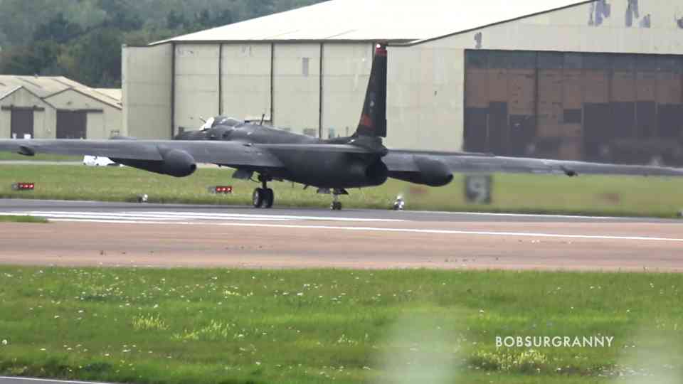 Watch this U-2S take off like a glider - then climb almost instantly