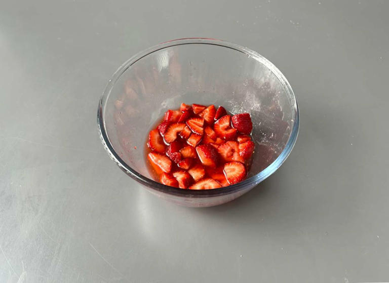 Pavê de morango, the Brazilian dessert - no-bake strawberry trifle