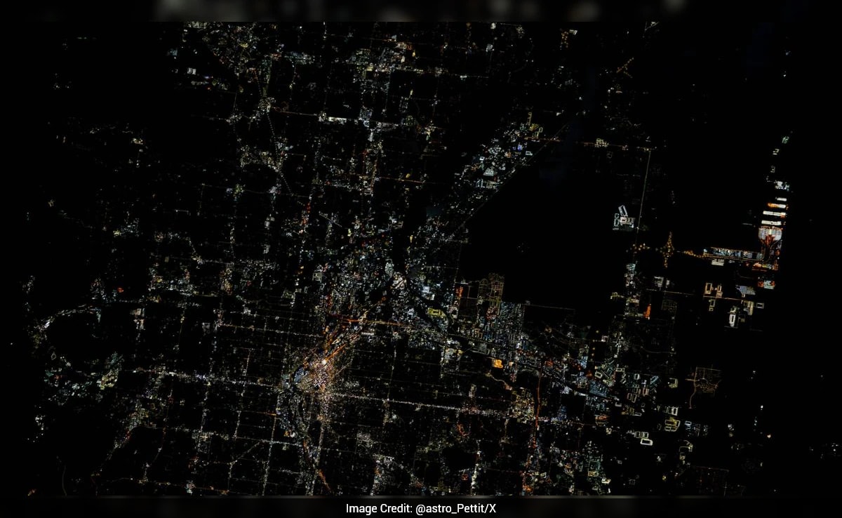NASA astronaut shares mesmerising view of glowing cityscape from space