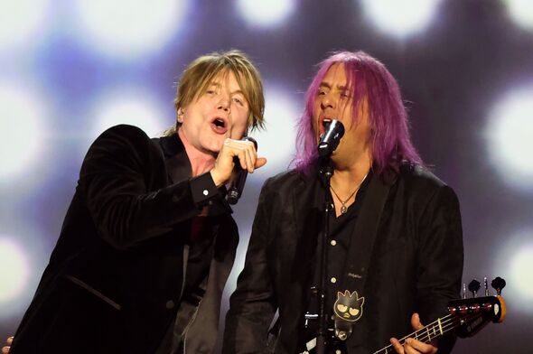 Awkward moment Goo Goo Dolls lost award despite audience singing their song