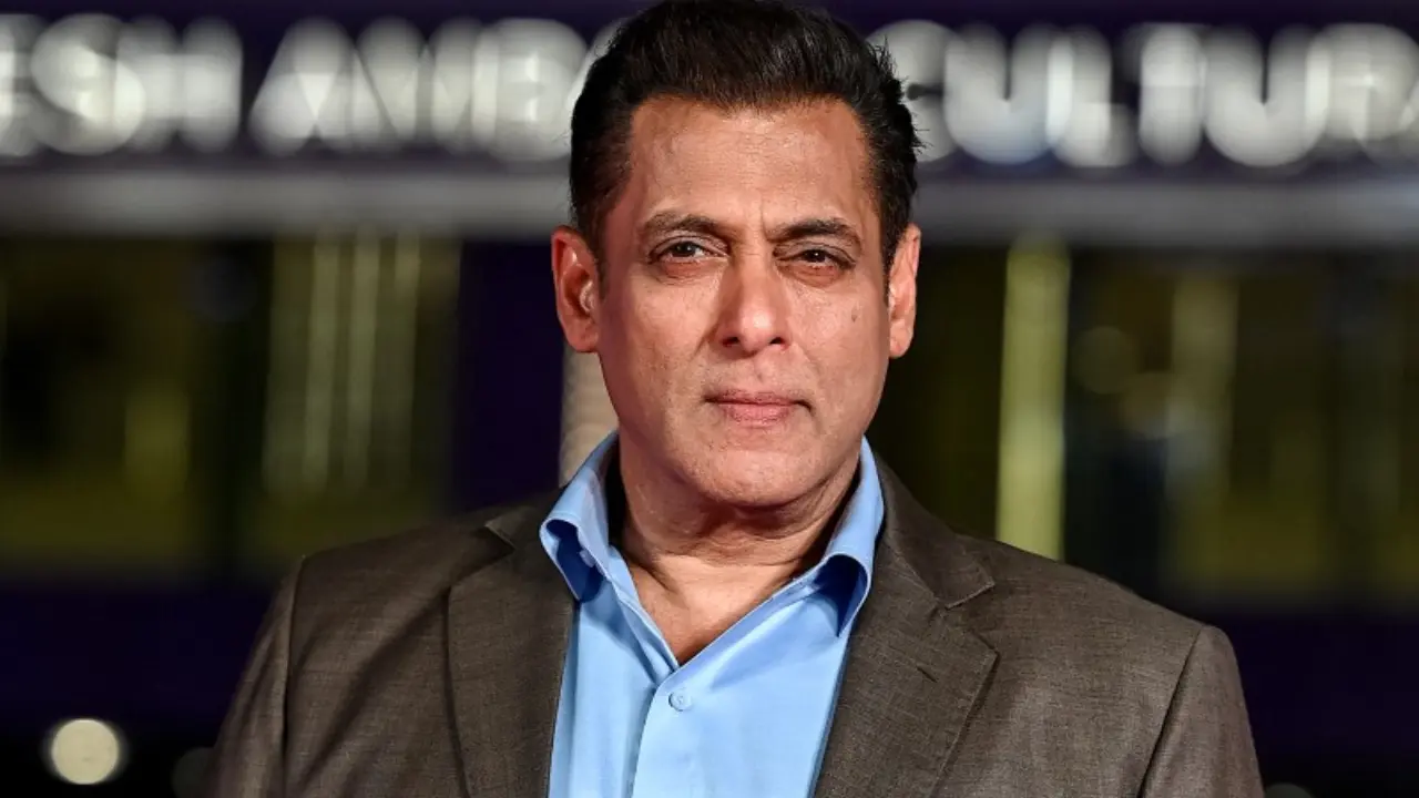 Salman Khan's intimate dinner video leaked online; fans concerned about ...