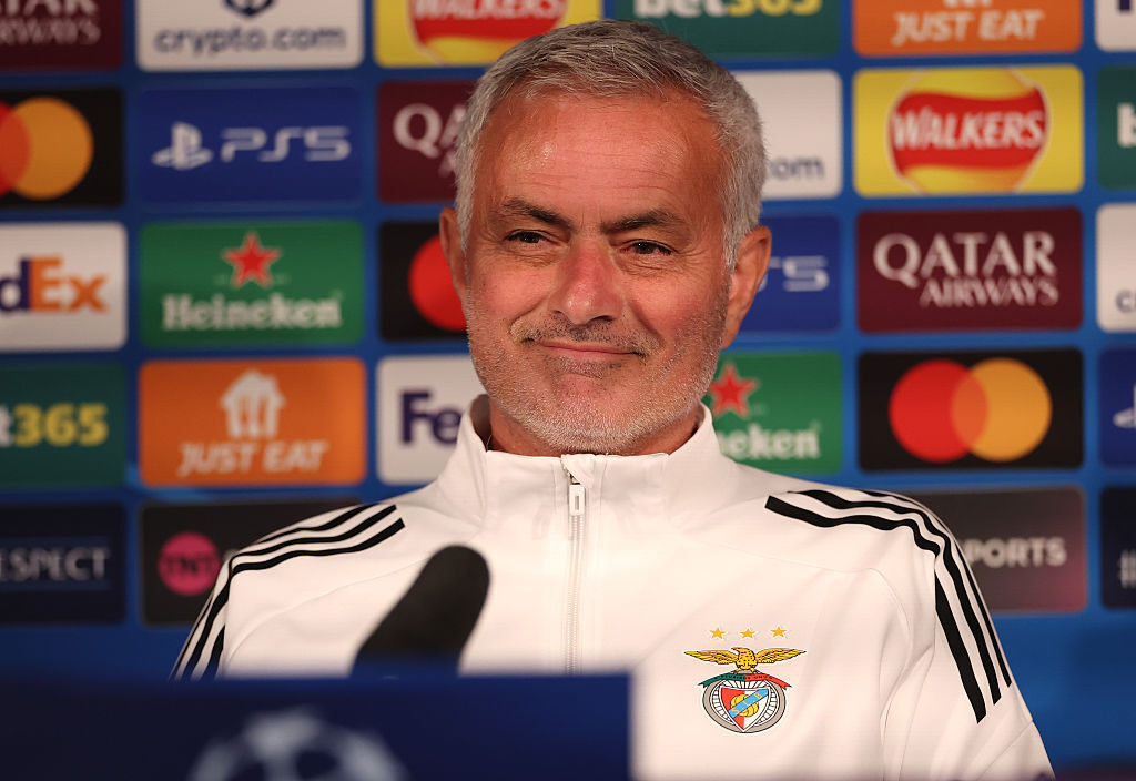Votazioni Real Madrid, Riquelme: "Se vinco, arrivano due stelle. Su Mou ...