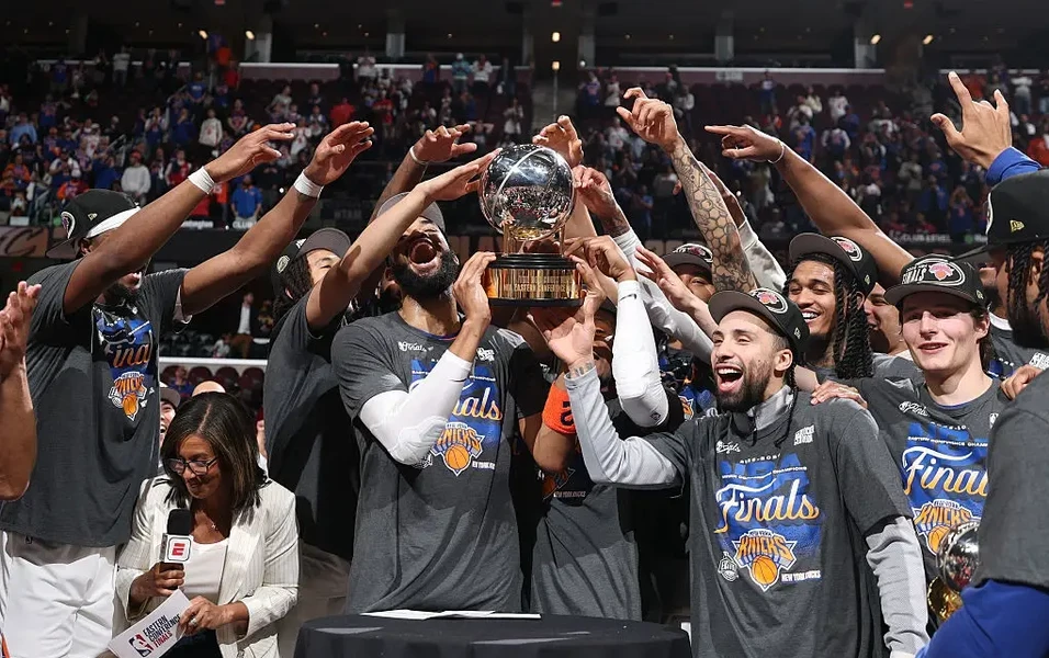 Knicks sweep Cavaliers to reach first finals since 1999