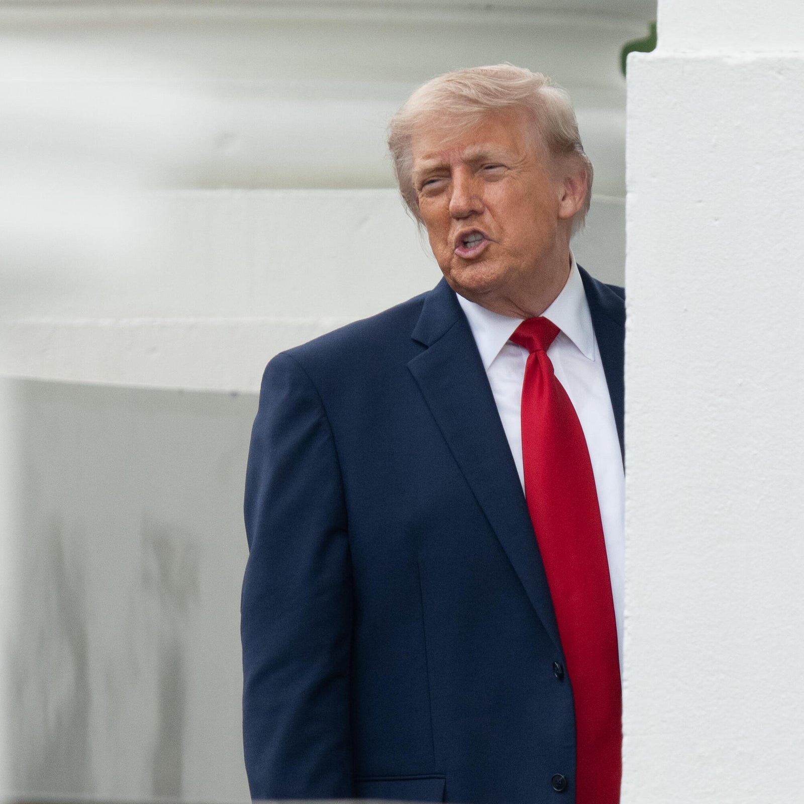 Trump heads to Walter Reed for routine annual dental and medical ...