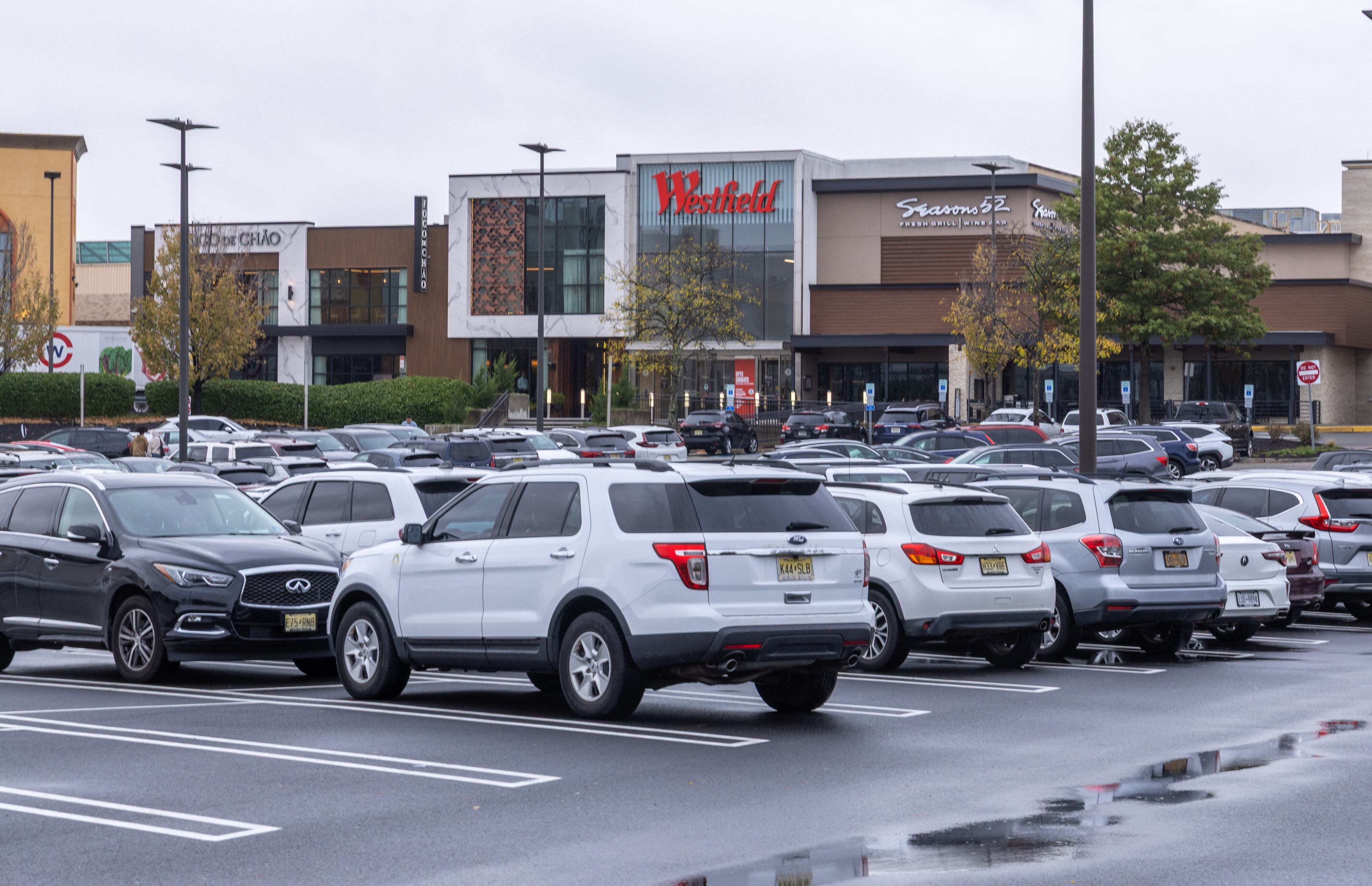 Man charged with sexual assault after incident in checkout line at Old Navy