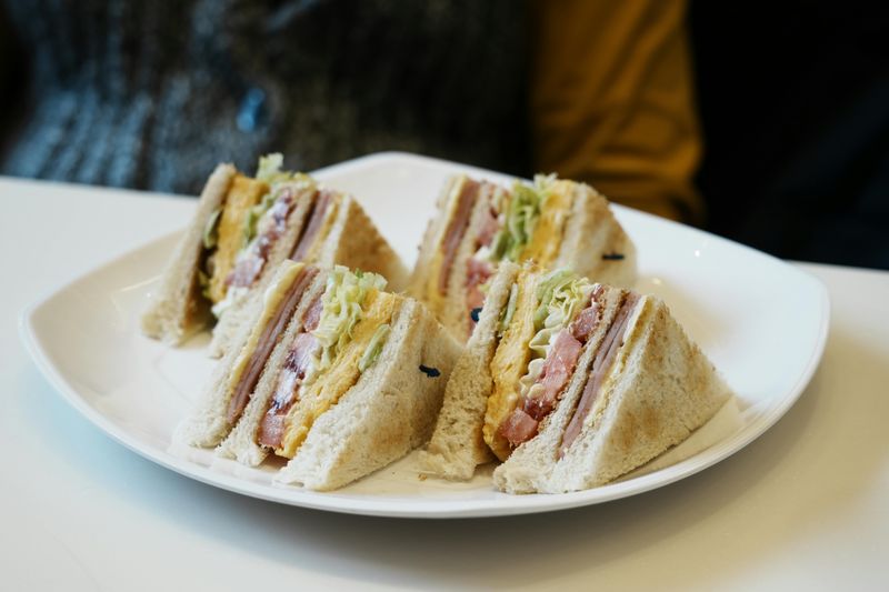 19 foods Americans always pick at diners (when they're indecisive)