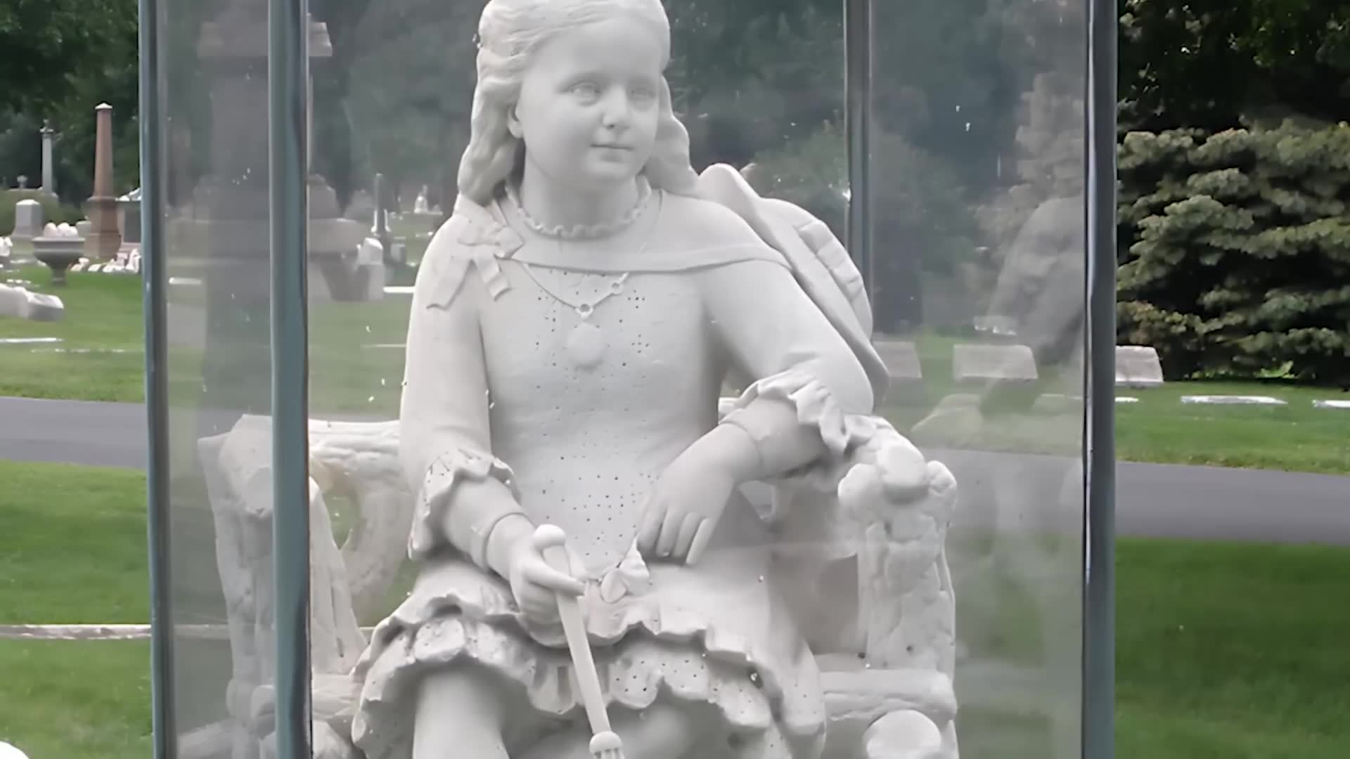 Gravesites whose strangeness somehow outlived everyone who could ...