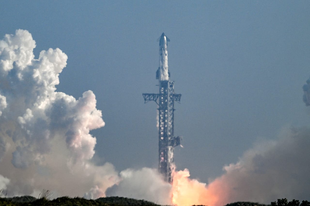 Rocket Lab, AST, other space stocks take off after SpaceX’s Starship ...