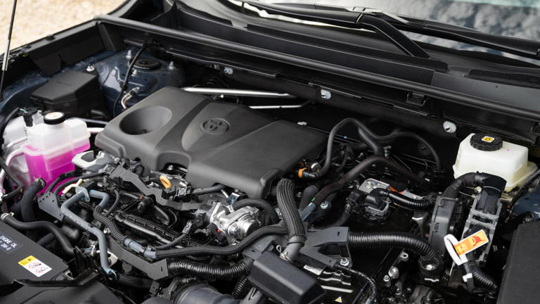 2026 Jeep Cherokee Hybrid vs. 2026 Toyota RAV4 Hybrid: I drove both to ...