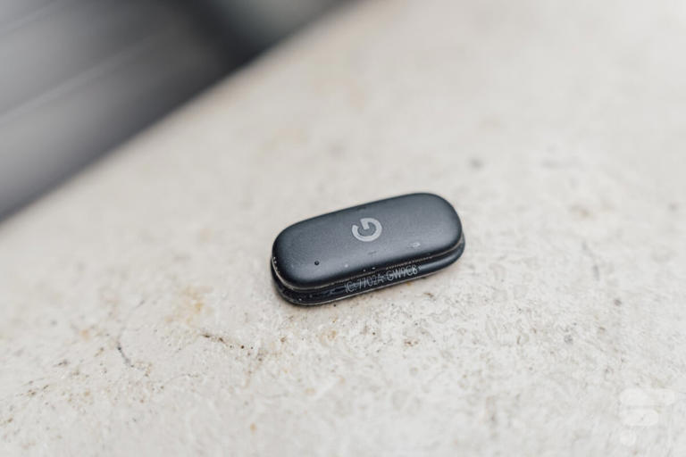 Test du Google Fitbit Air : ce bracelet sans écran cache la meilleure ...