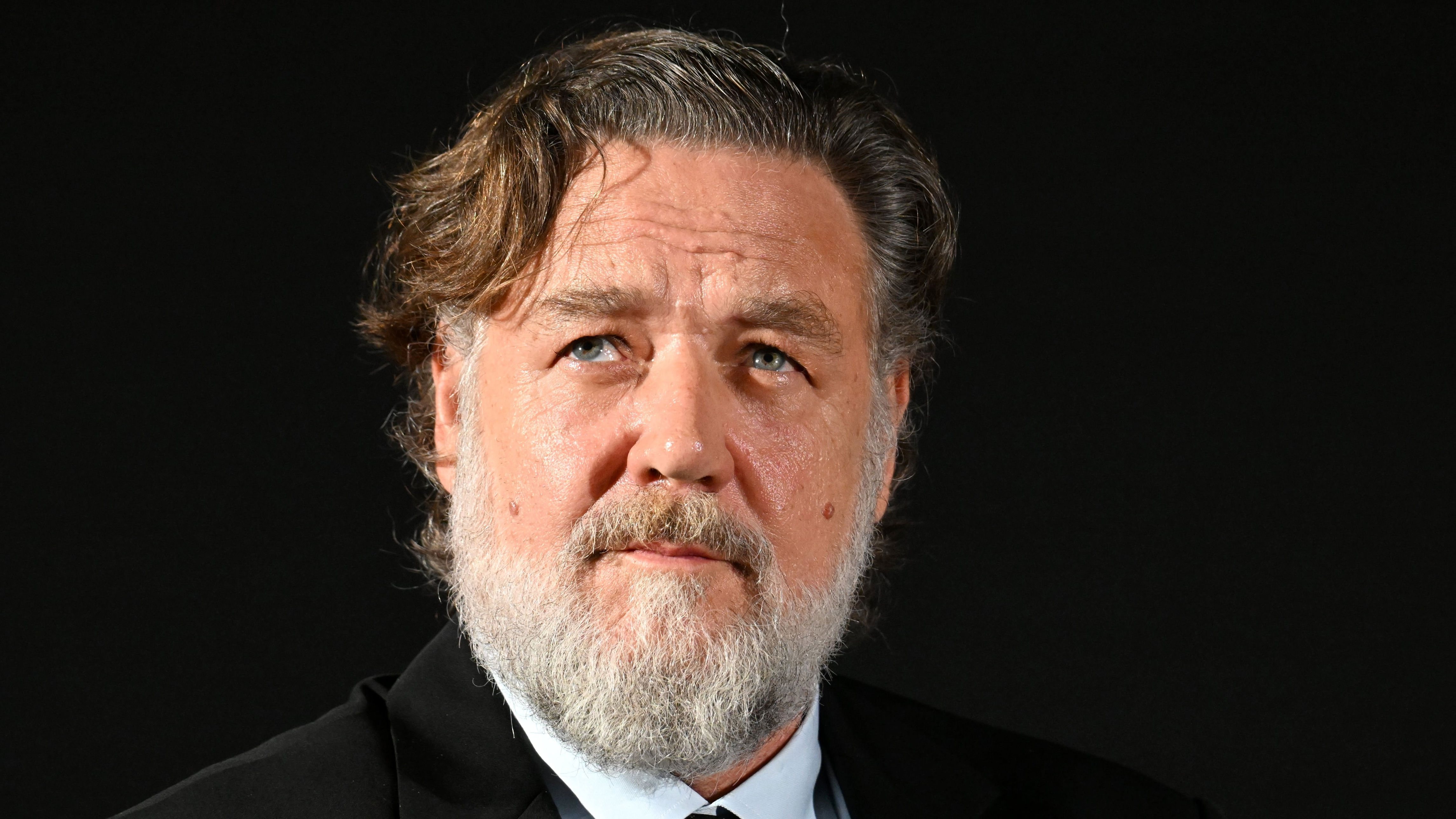 Oscar winner defends heated meltdown over autograph-seeking fans