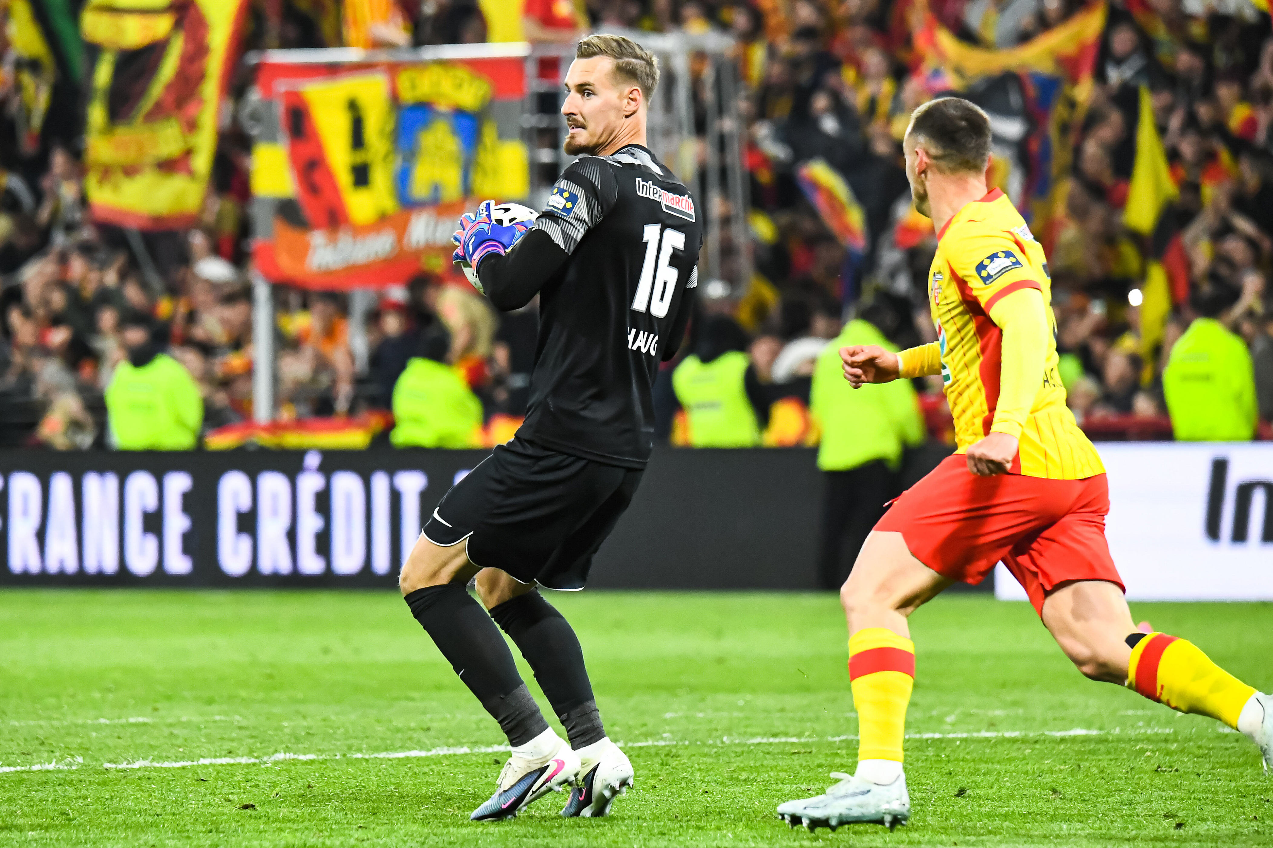 Go Ahead heeft De Busser-opvolger binnen: doelman met zeven Ligue 1-duels