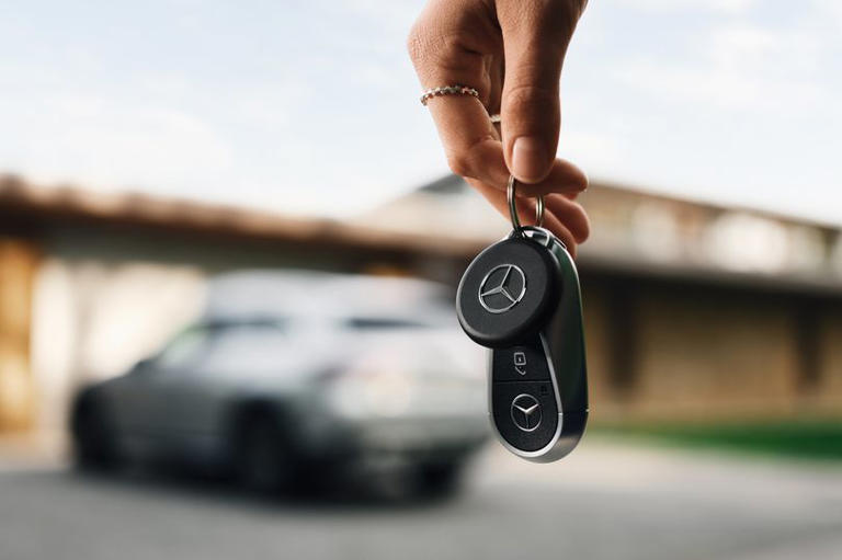 Mercedes-Benz and Chipolo join forces on premium car key tracker ...