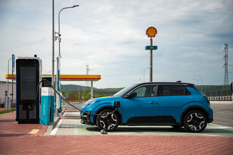 Nissan Micra 2026. Google zaplanuje ładowanie lepiej niż ty