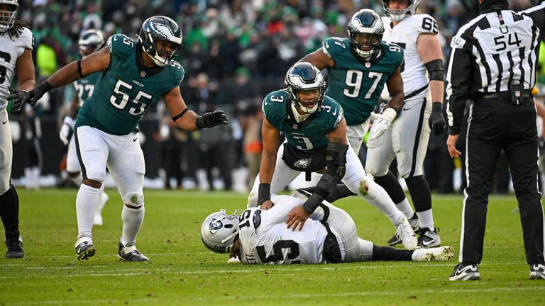 Four Eagles Whose Jobs Could Be On the Line in OTAs: Can Nolan Smith ...