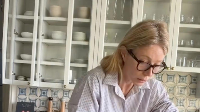 Zonder make-up in haar keuken charmeert Gwyneth Paltrow met haar ...