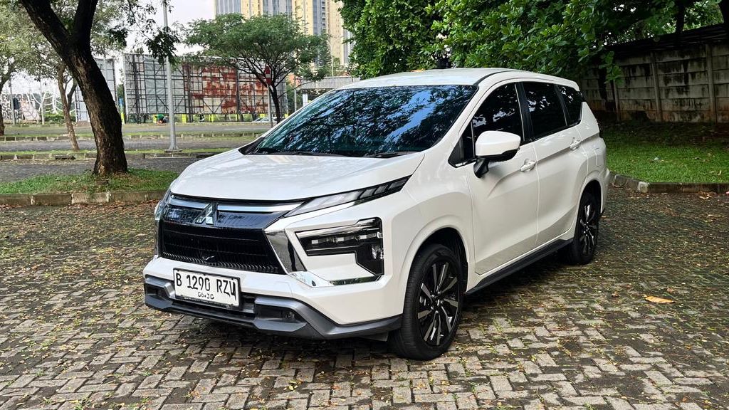 Praktisnya Mitsubishi Xpander, banyak kompartemen penyimpanan yang ...