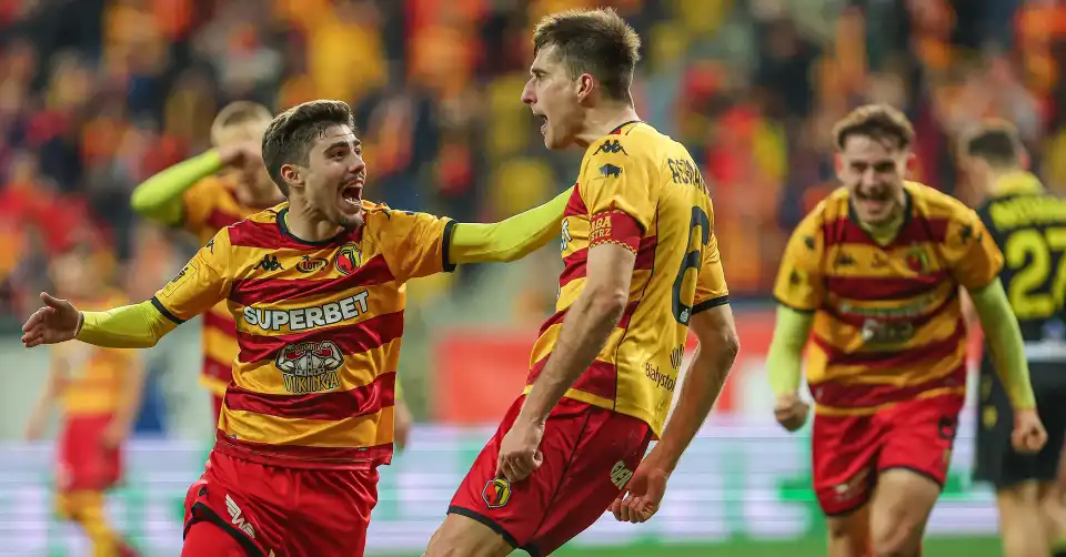 Jagiellonia Białystok. Taras Romanczuk: Młodszy już nie będę, ale piłka ...