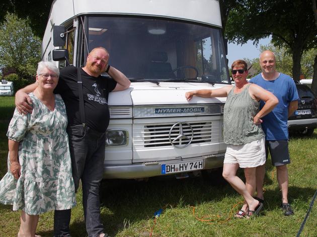 85 Hymer-Wohnmobile erobern Marktplatz – ältestes von 1974