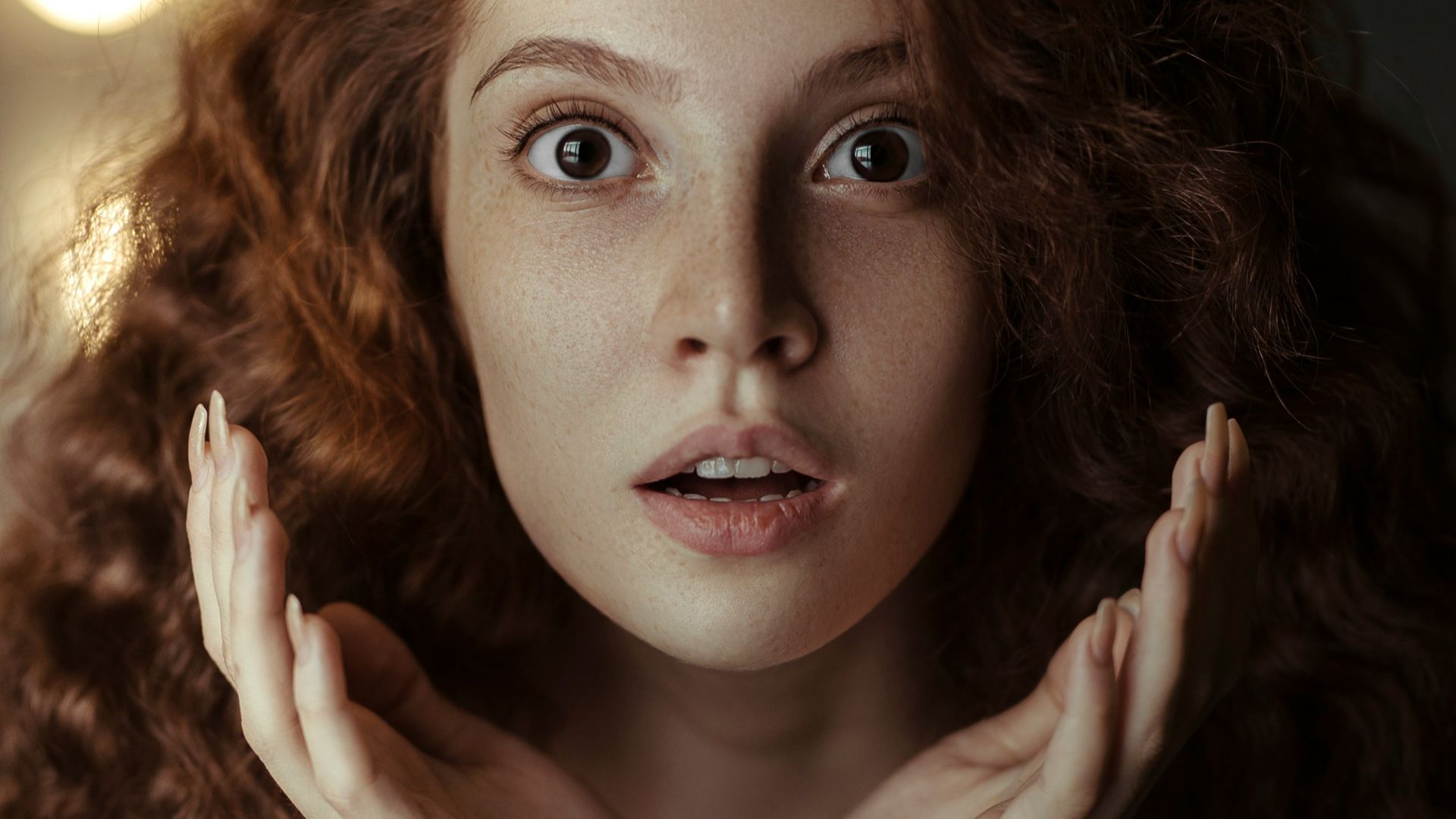 20 little things women do that annoy men