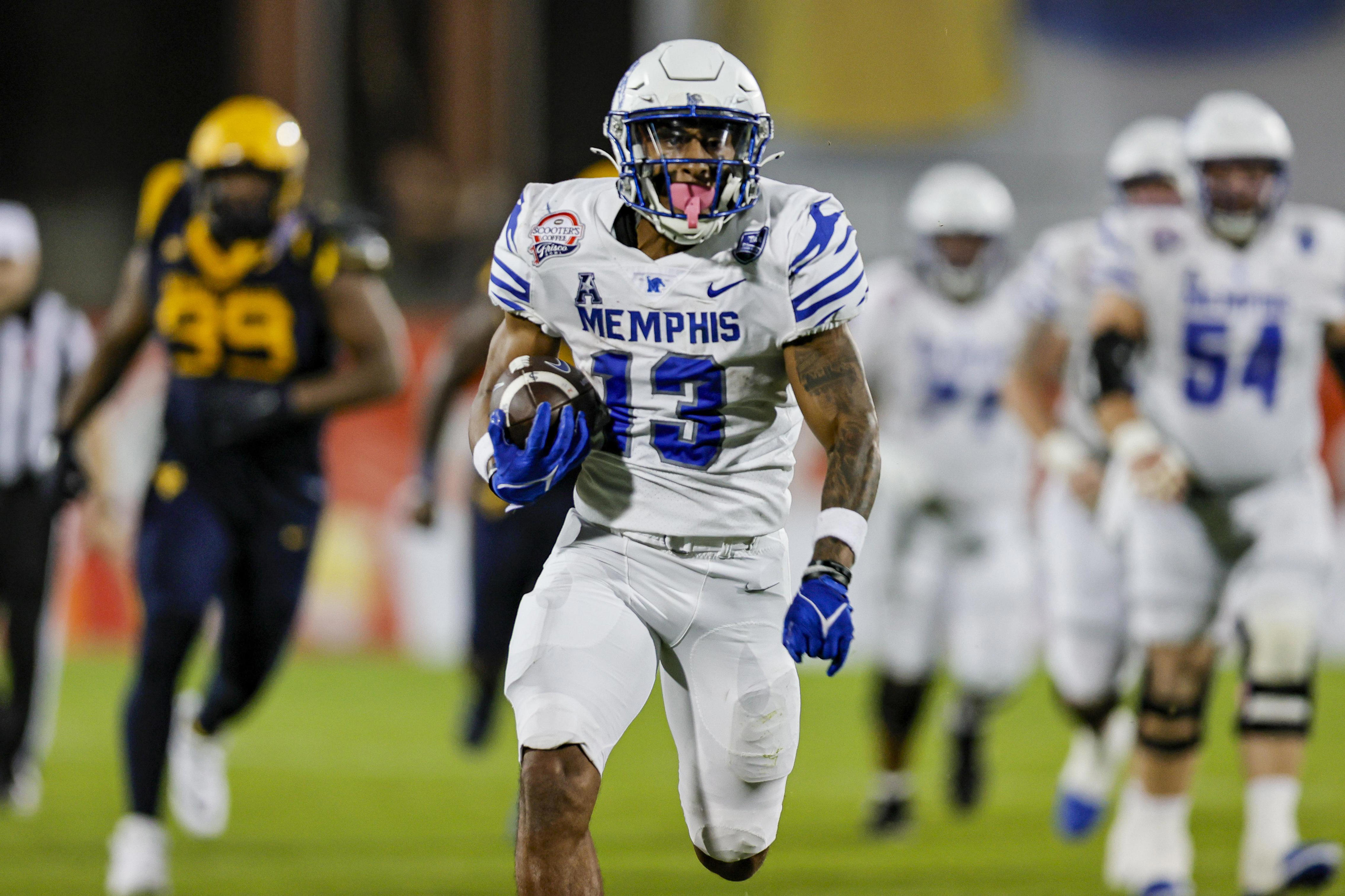 Los Angeles Chargers 90-in-90: RB Greg Desrosiers Jr.
