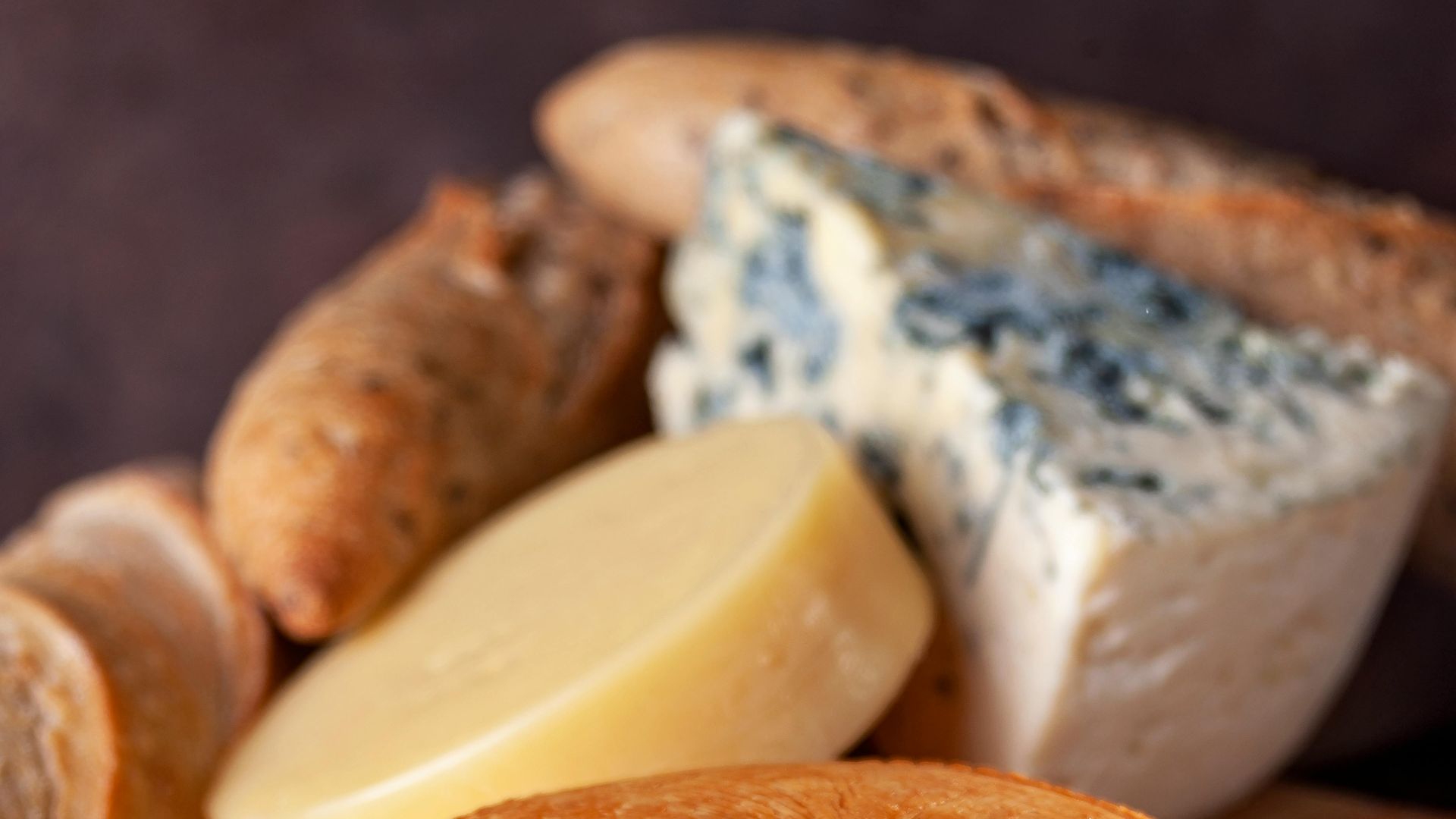 10 foods that smell better than they taste & 10 stinky foods that'll ...