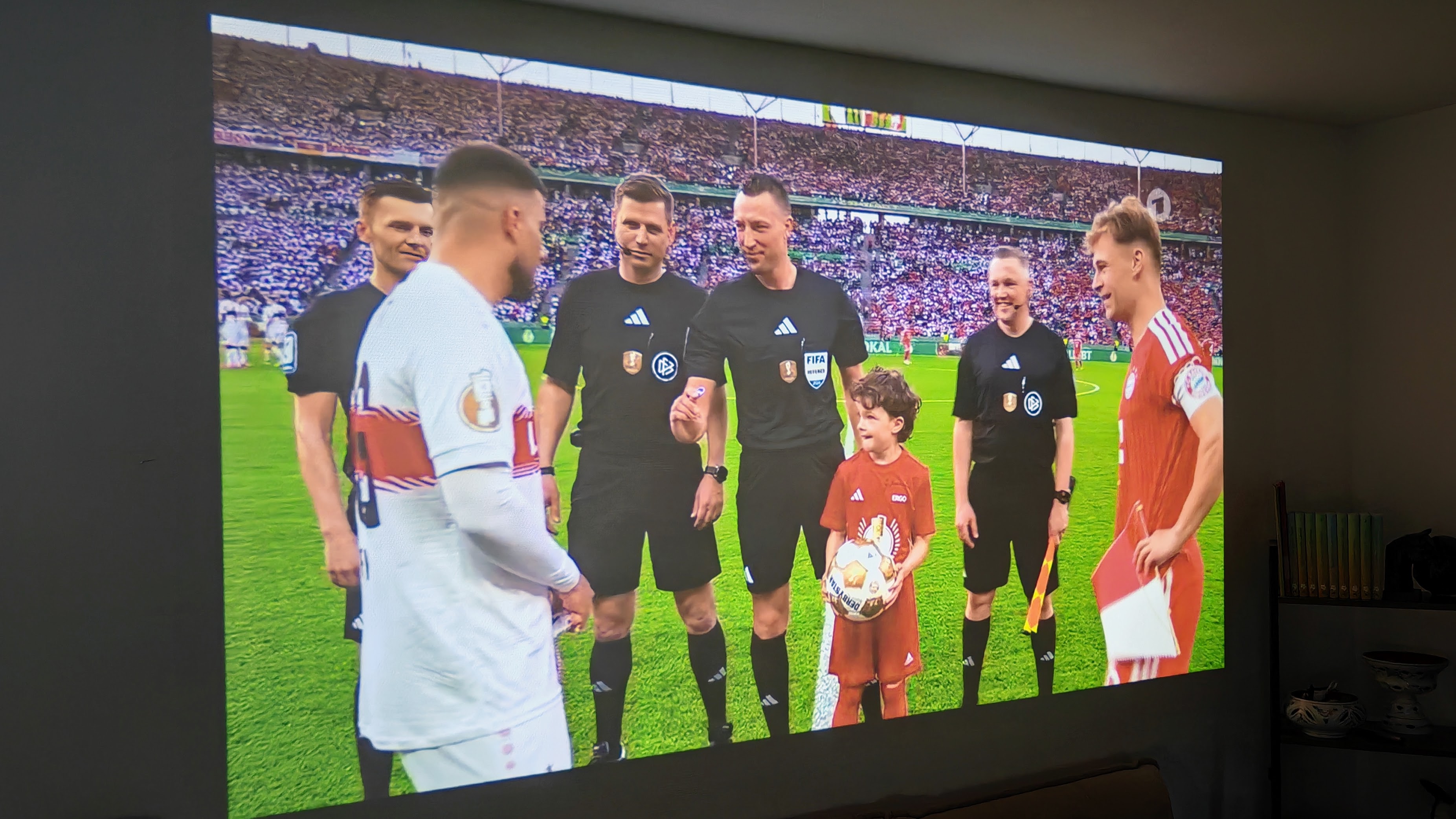 Honor Choice Projector Air Pro im Test: Kompakter Full-HD-Beamer für ...