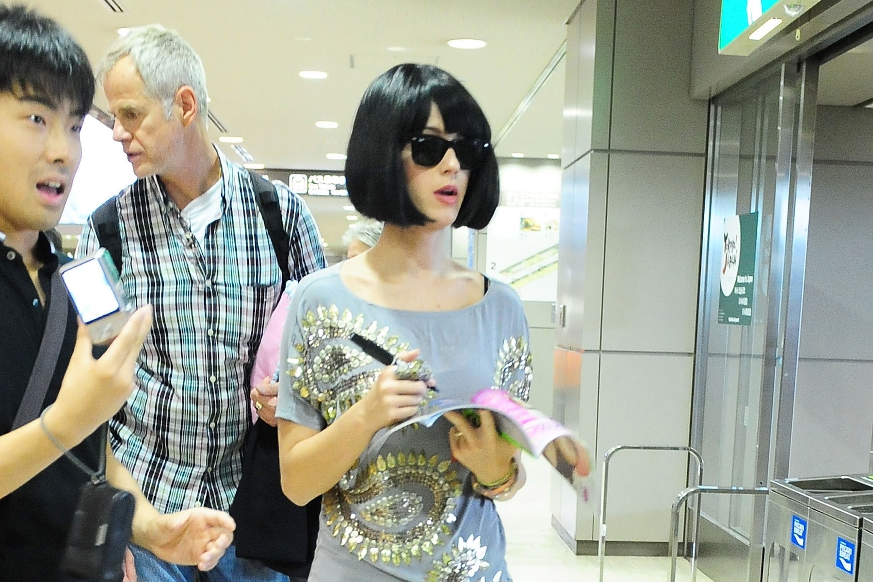 Katy Perry hyller Air Canada-mannskapets ro under medisinsk ...