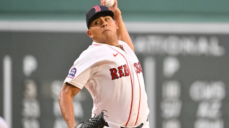 Rangers slugger shares high praise for Ranger Suarez