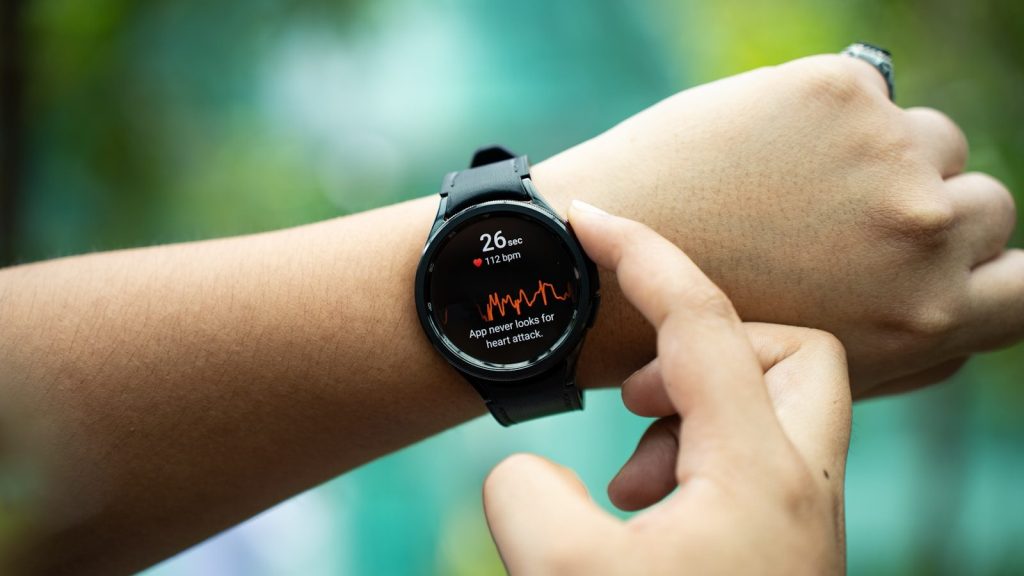 How smartwatch alerts are becoming more useful