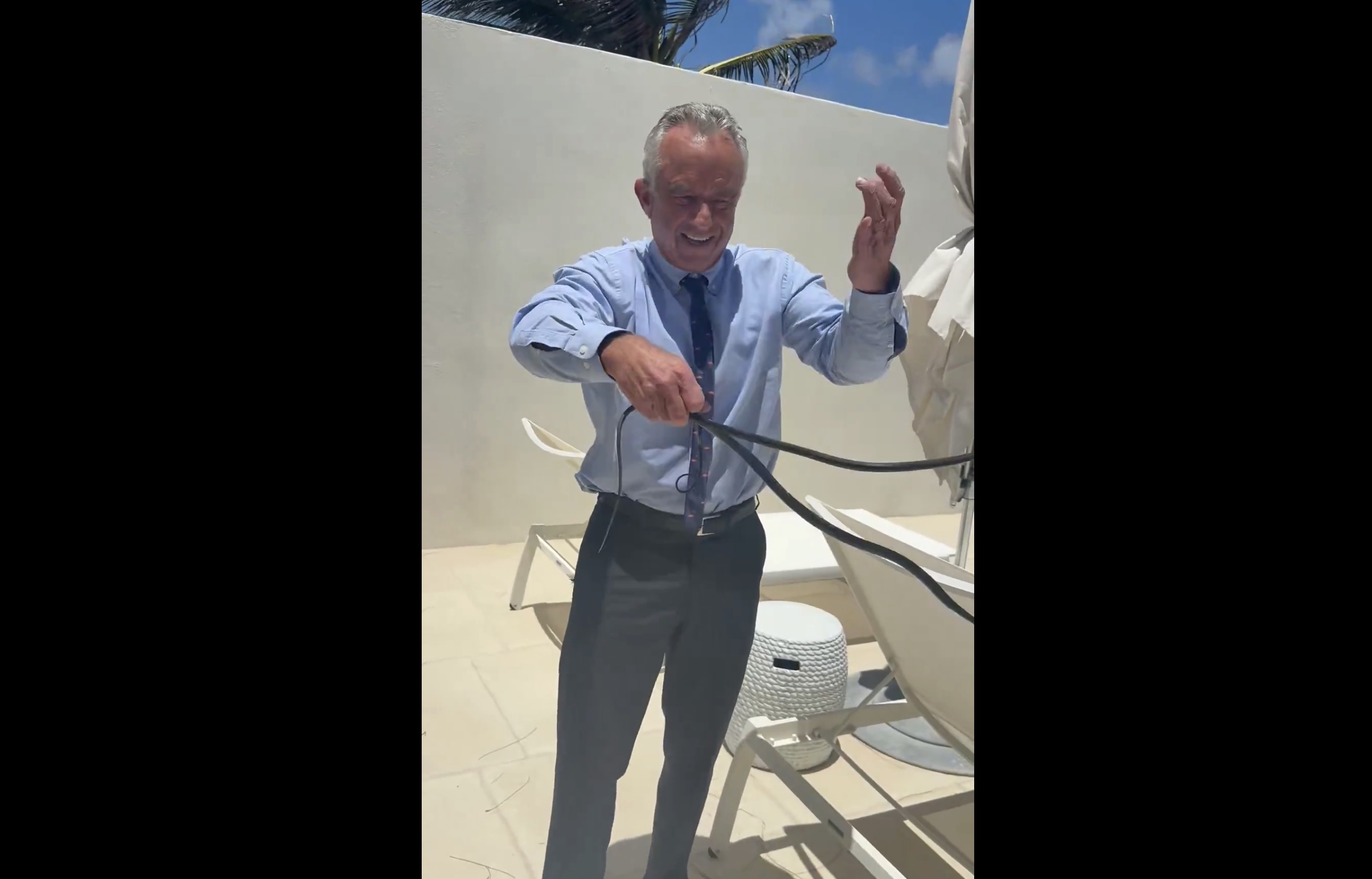 'You are nuts!' RFK Jr. repeatedly bitten after picking up 2 wild ...