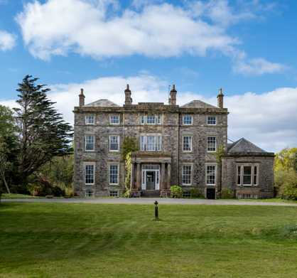 'Rare' contents of Scottish stately home to be auctioned off as house ...