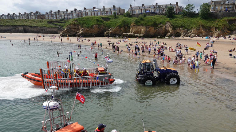 RNLI teams faced 'verbal abuse' over parked cars