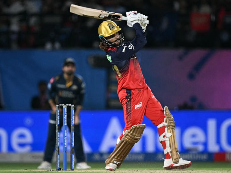 RCB skipper surpasses Chris Gayle, Virat Kohli and Shreyas Iyer to ...