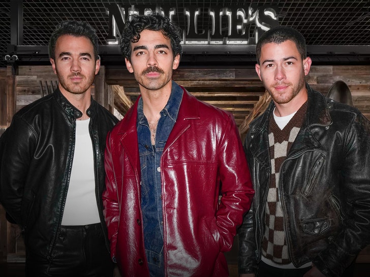 The Jonas Brothers' parents' restaurant closes Las Vegas location