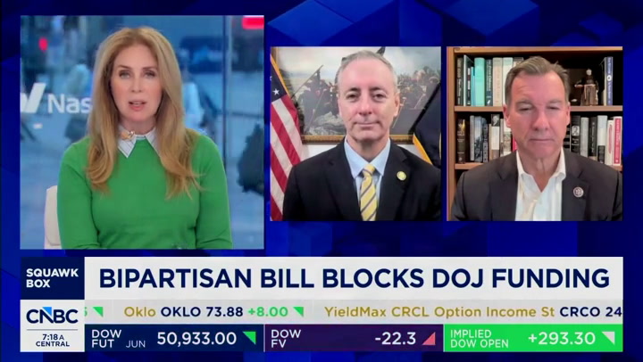 Republican rep urges MAGA to stand up to Trump over ballroom